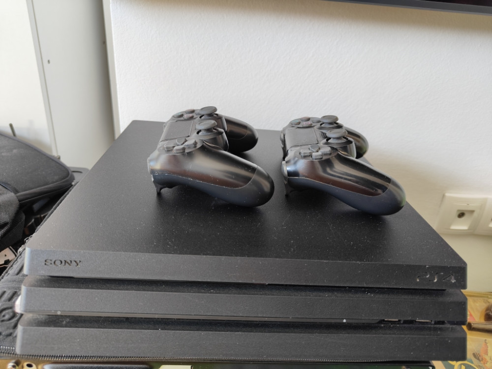 PS4 PRO, sistem 11.50, sa 1 ili 2 djojstika, PlayStation 4 PRO ...