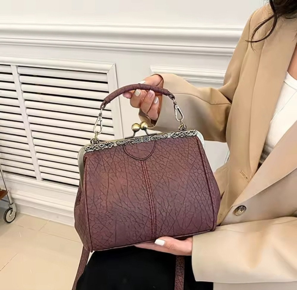 Ženska Torbica - Torbe i ruksaci za žene - OLX.ba