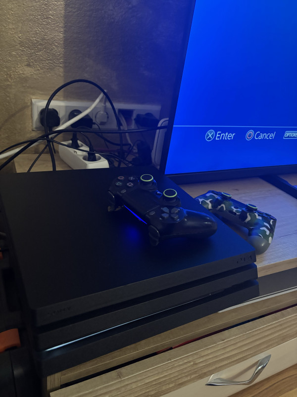 Play station 4 pro ps4 pro 4k xbox KAO NOV 2 dzojstika 10+ igri ...