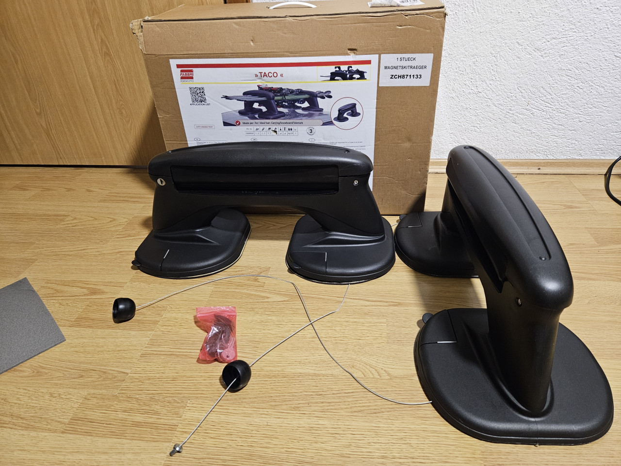 Magnetni krovni nosaci Fabri magneti za skije SnowBoard - Nosači i koferi za automobile - OLX.ba