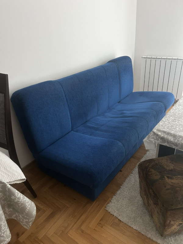 Kauč, trosjed poklanjam - Poklanjam (darujem) - OLX.ba