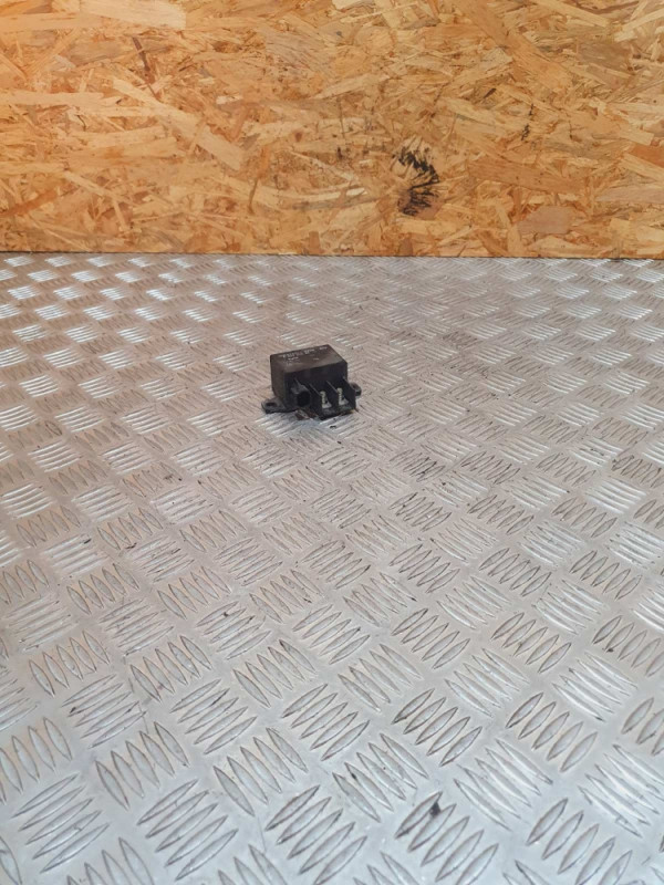 Relej Akumulatora Mercedes E W211 A0025423819 - Releji za automobile ...