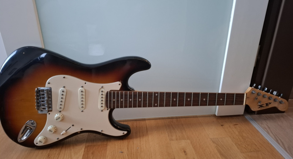 Električna gitara (za dijelove) - Električna gitara - OLX.ba