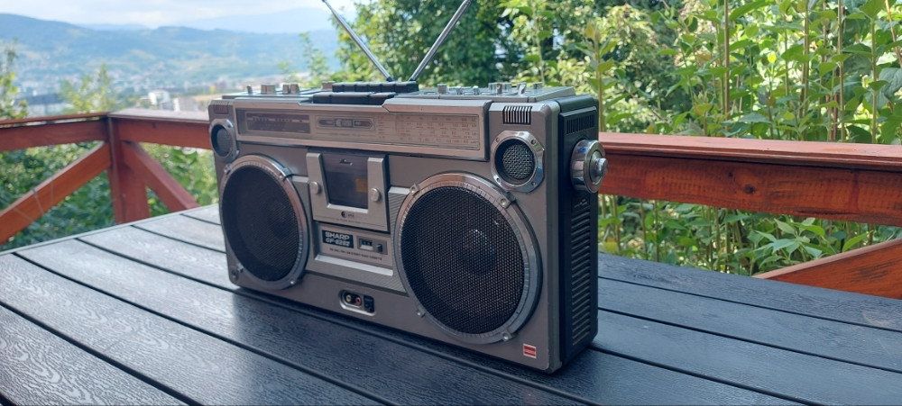 Stari radio kasetofon Sharp - Radio i walkman uređaji - OLX.ba