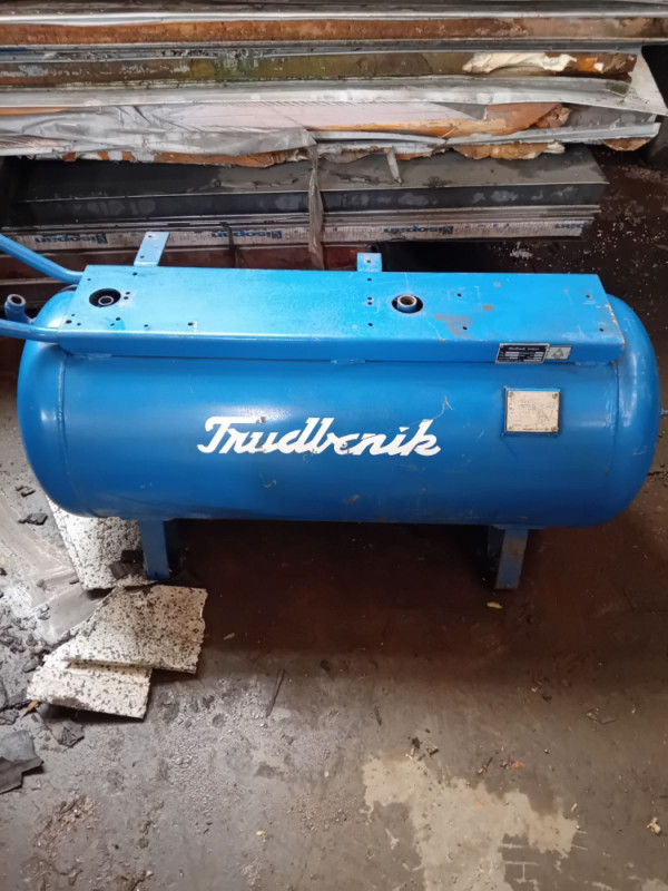 Boca za kompresor 36 bar 230l rezervoar za zrak - Dijelovi za mašine i alate - OLX.ba