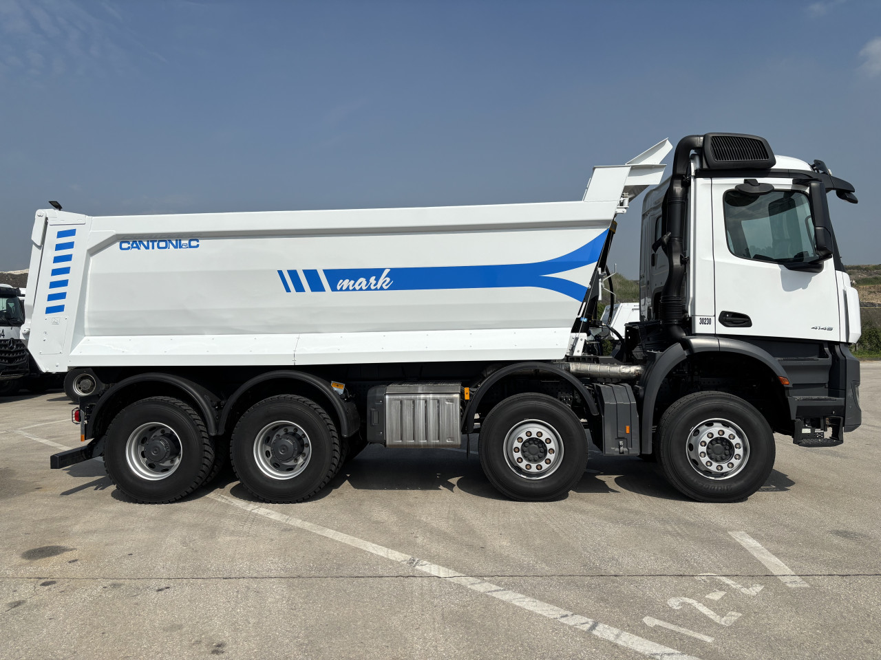 Kiper Mercedes-Benz Arocs 4145K 8x4 -2023. god - Teretna vozila - OLX.ba