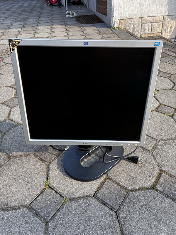 Monitor HP 17 - Nosači monitora - OLX.ba
