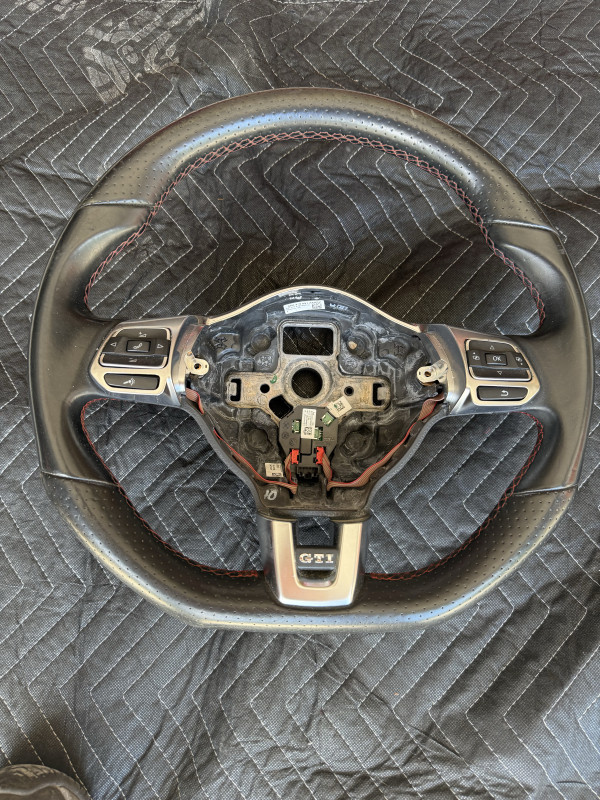 Volan golf 6 GTI - Volani za automobile - OLX.ba
