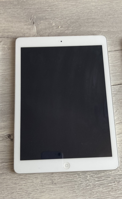 Apple ipad Wi-Fi + Cellular - Tablet PCs - OLX.ba