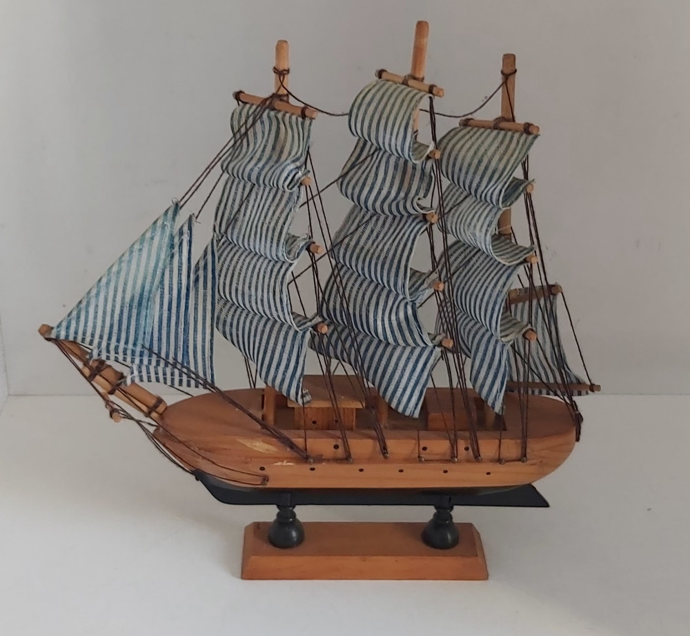 Stari drveni brod jedrenjak - Suveniri - OLX.ba