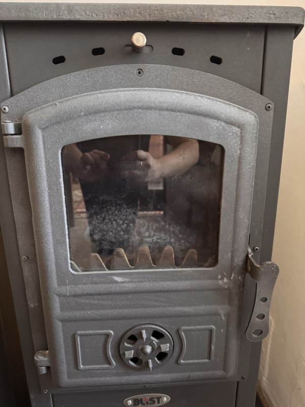 Kamin na čvrsto gorivo Modena blist - Kamini - OLX.ba