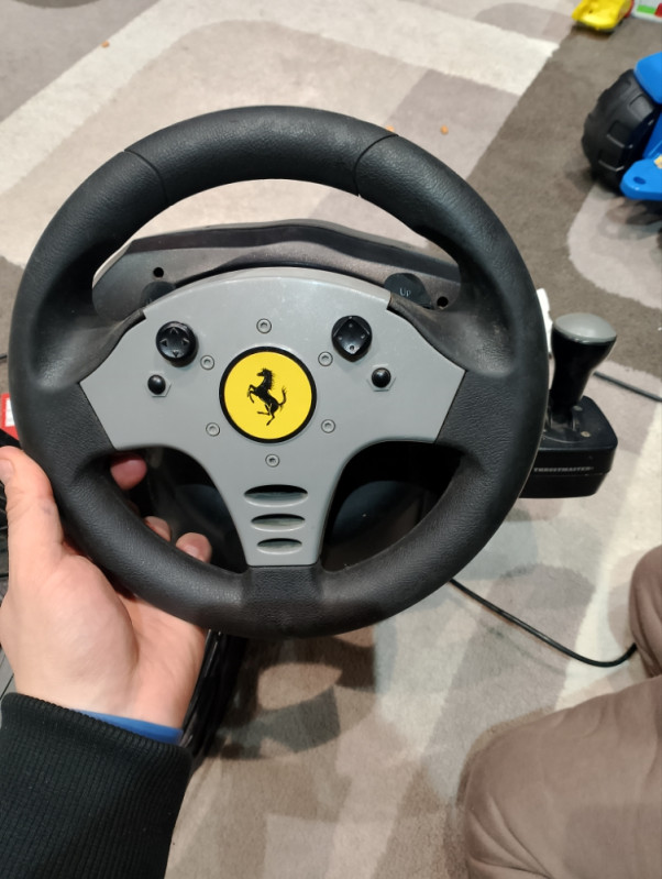 Volan pc Ferrari - Volani za PC i konzole - OLX.ba