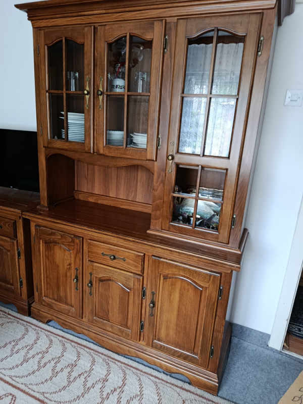 Drvena Vitrina - Komode/Vitrine - OLX.ba