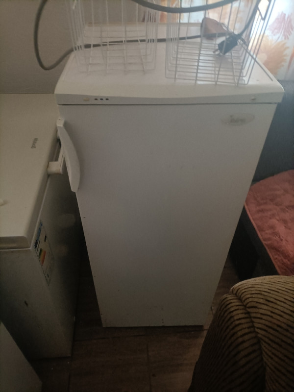 Poklanjam zamrzivac - Poklanjam (darujem) - OLX.ba