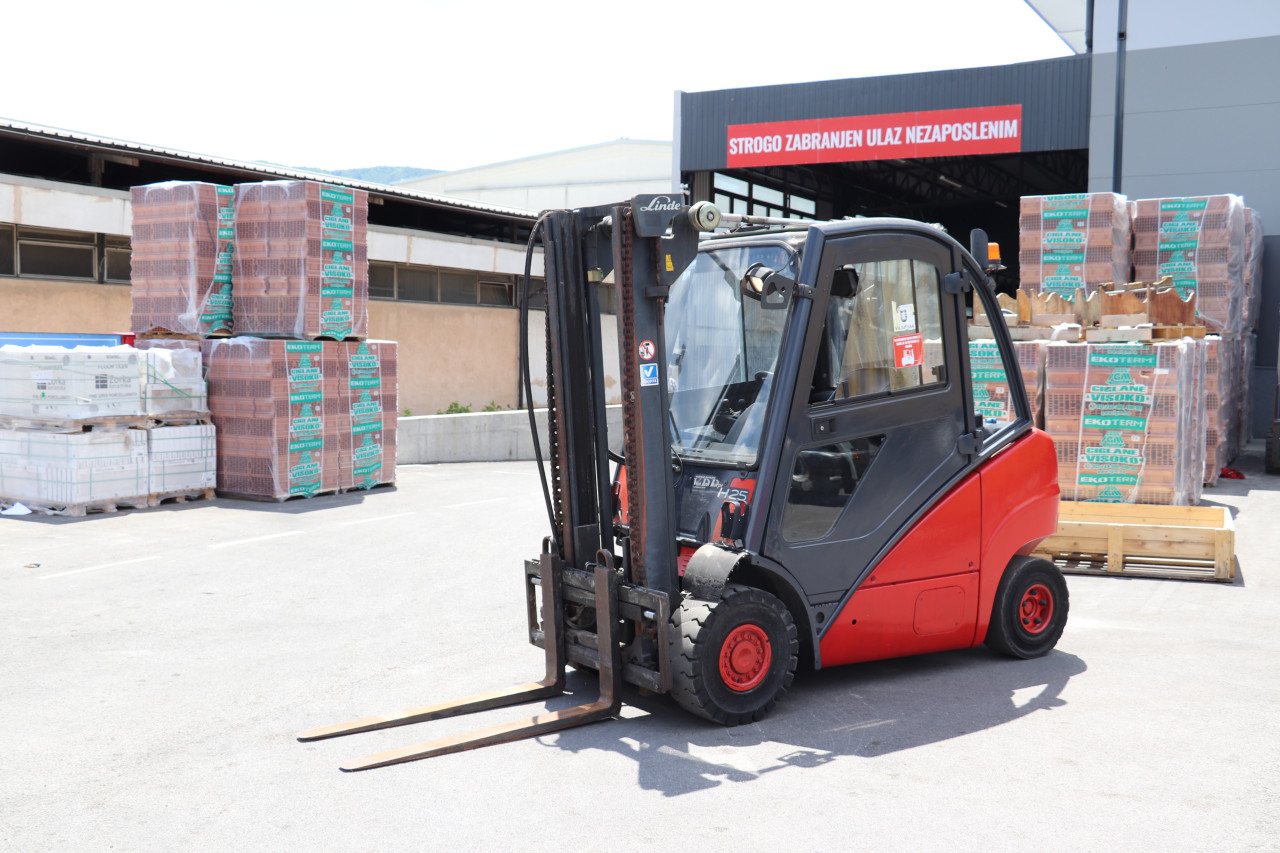 Viljuškar LINDE H25 - Viljuškari - OLX.ba