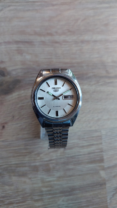 Sat Seiko 5 automatic 7009 vintage - Ručni Satovi - OLX.ba