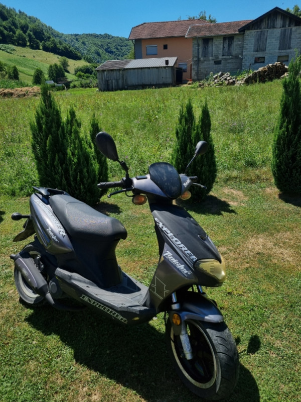 Skuter Explorer 50cc - Motocikli u dijelovima - OLX.ba