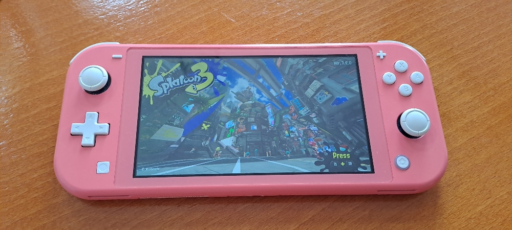 Nintendo Switch Lite s par igri Splatoon 3,Pokemon,Yu gi oh - Konzole ...