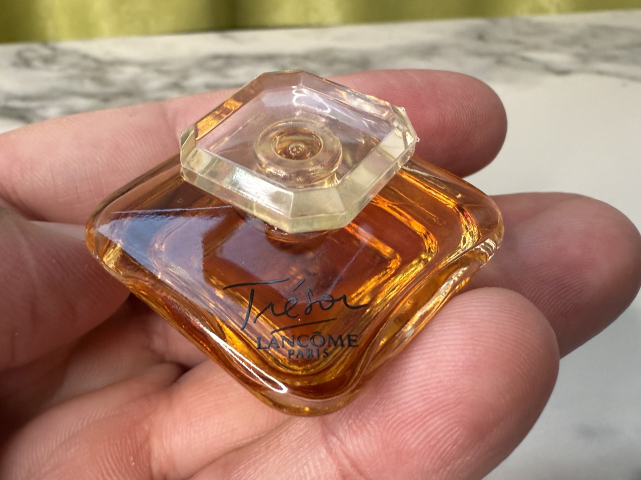 Lancome Tresor minijatura ženski parfem - Ženski parfemi - OLX.ba