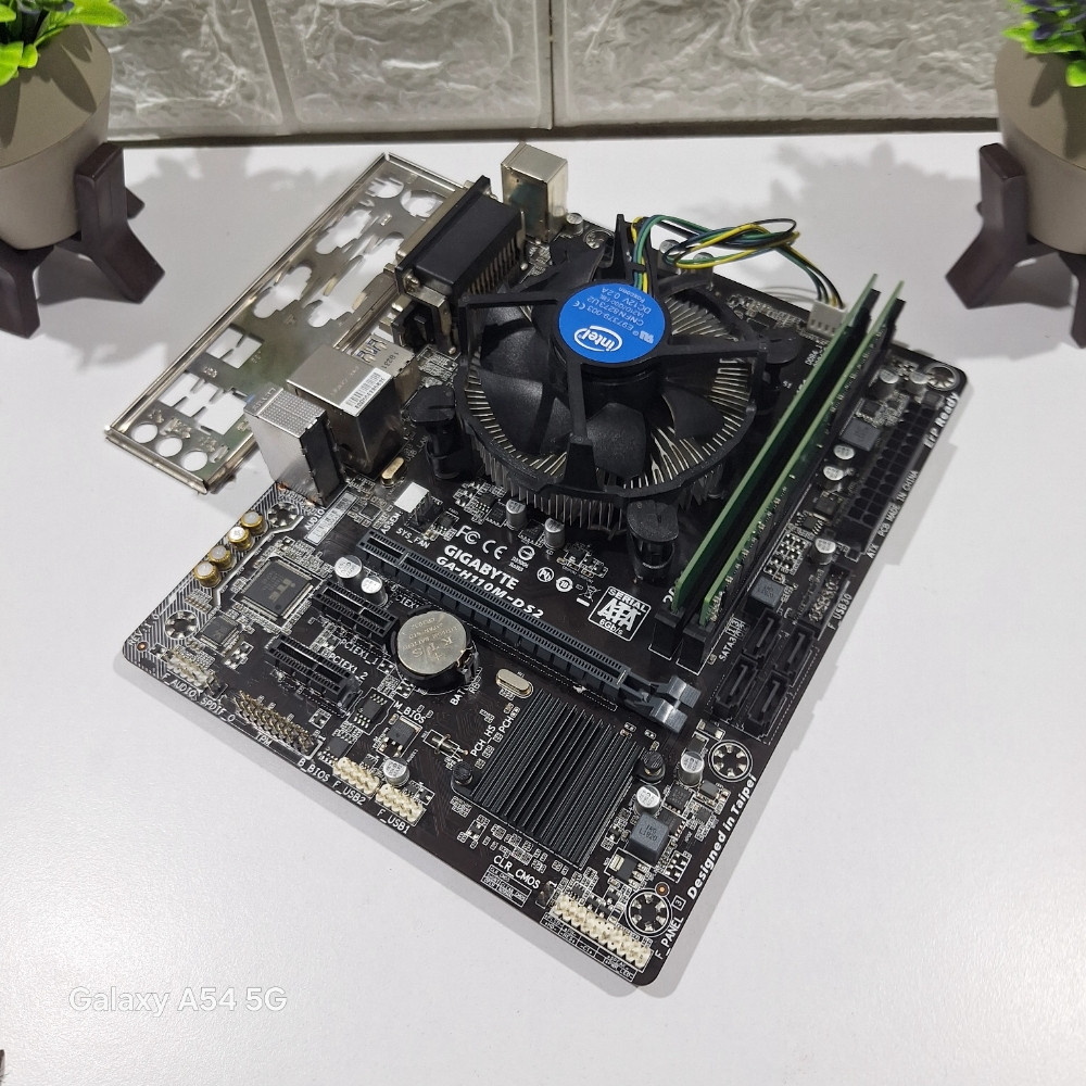 MATICNA GIGABYTE GA-H110M-DS3 / i7 6700 / 16GB DDR4 / KULER - Matične ...