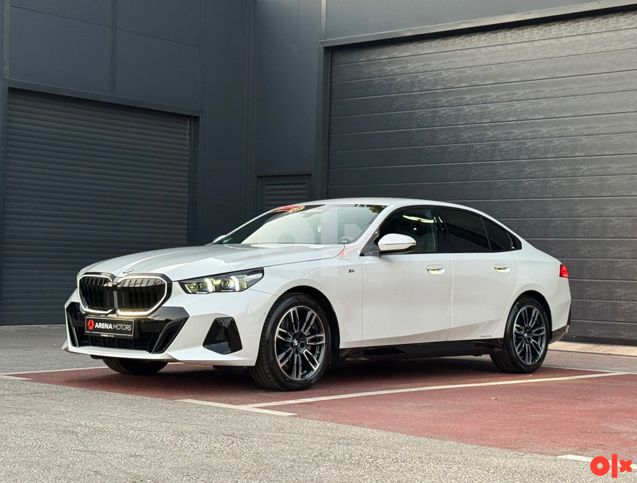 BMW 540d G60 303ks xDrive M Sport B&W Iconic Glow 360" 20700km ...