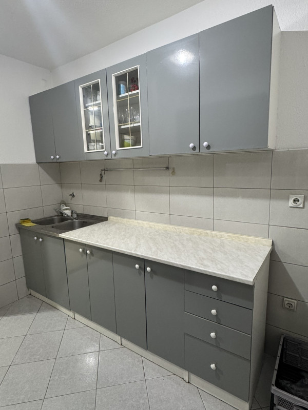 Kuhinja - poklanjam - Kuhinjski elementi - OLX.ba