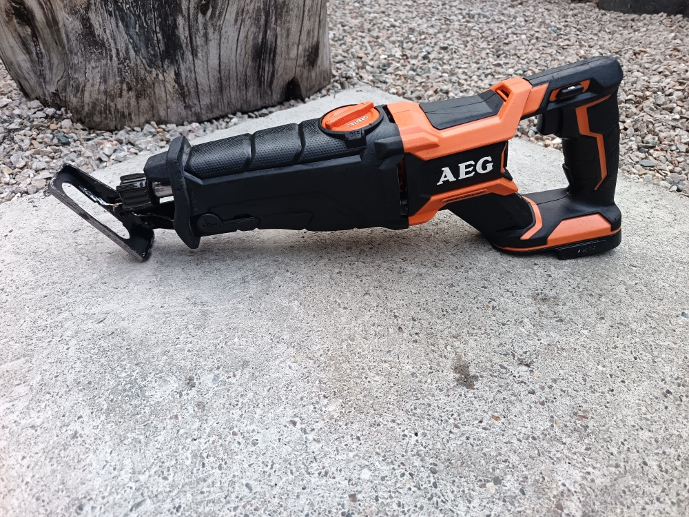 AEG aku sabljasta pila 18 volti SOLO - Ubodne pile - OLX.ba