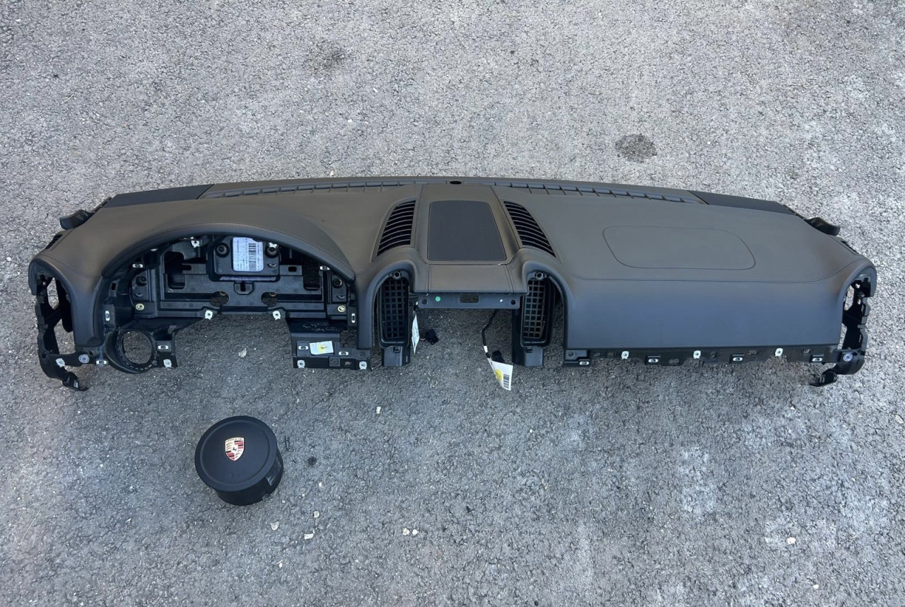 INSTRUMENT TABLA AIRBAG PORSCHE CAYENNE 7P 958 - Instrument table za ...