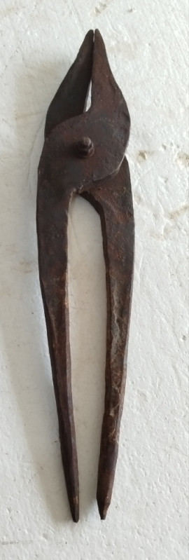 Kovačka kliješta starija za kovanje livenje metala željeza - Za obradu ...