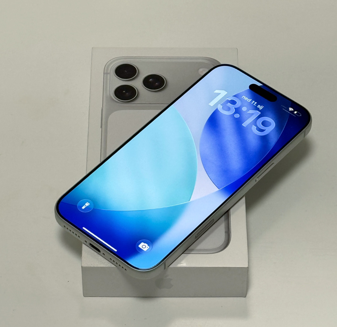 Apple iPhone 17 Pro Max 256GB**SILVER**24mj.gar** - Mobiteli - OLX.ba