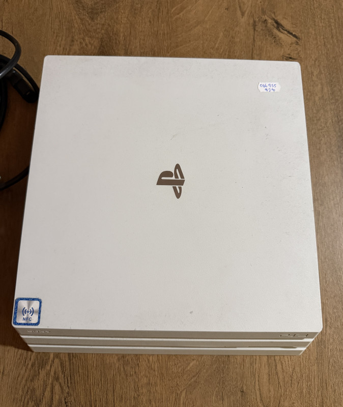 Playstation 4 Pro 1tb Bijeli - Ostalo - OLX.ba