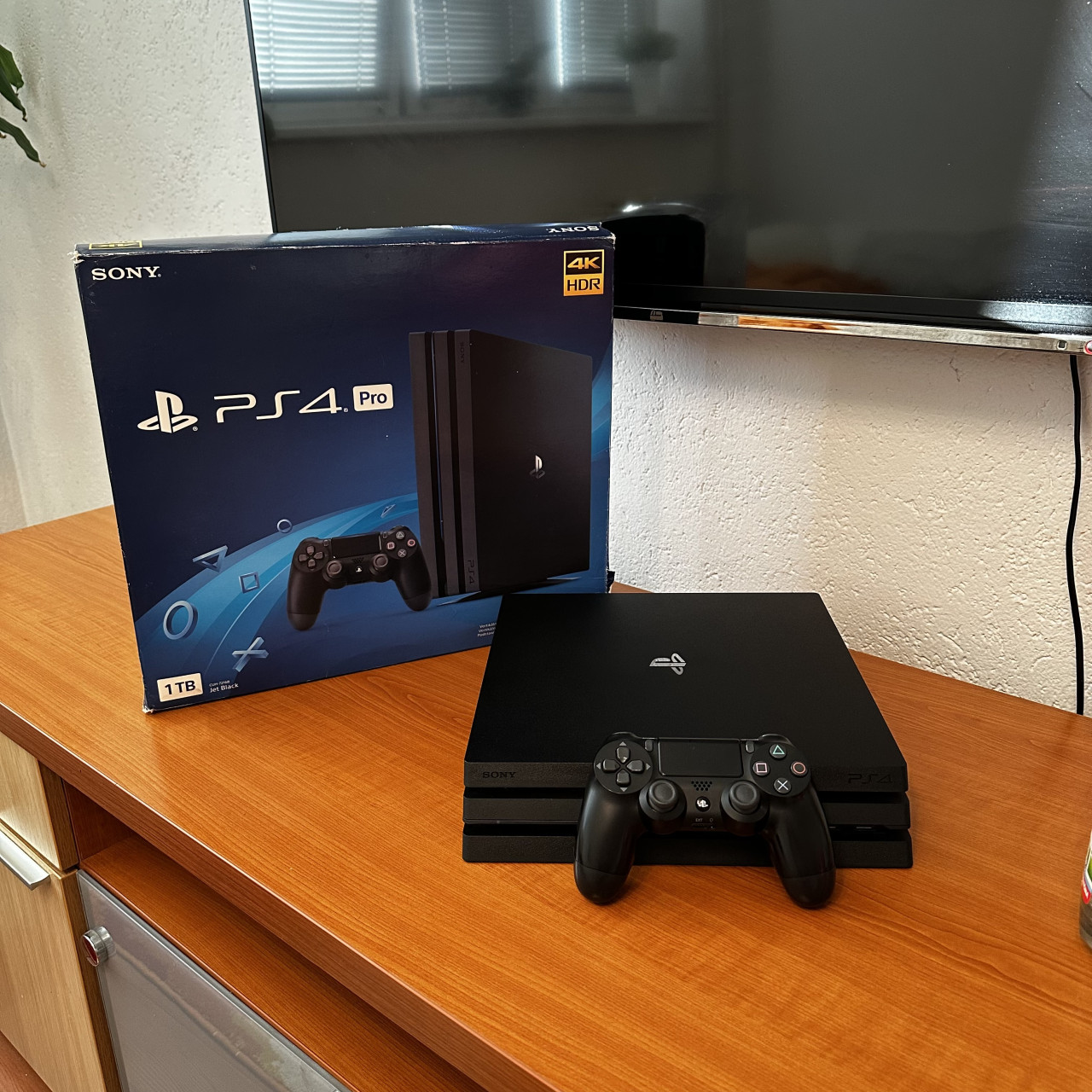 PLAYSTATION 4 PRO 1000GB 17 IGRI KAO NOV!!! - Konzole - OLX.ba